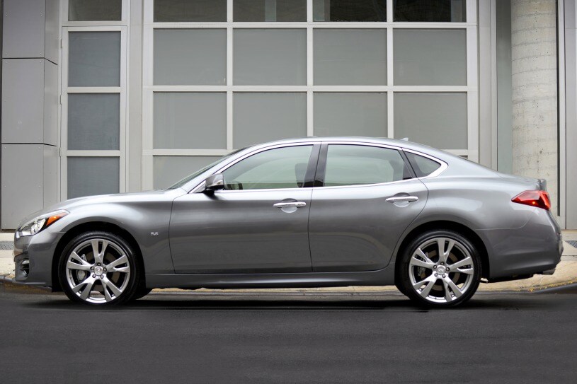 2016 INFINITI Q70 Pictures - 137 Photos | Edmunds