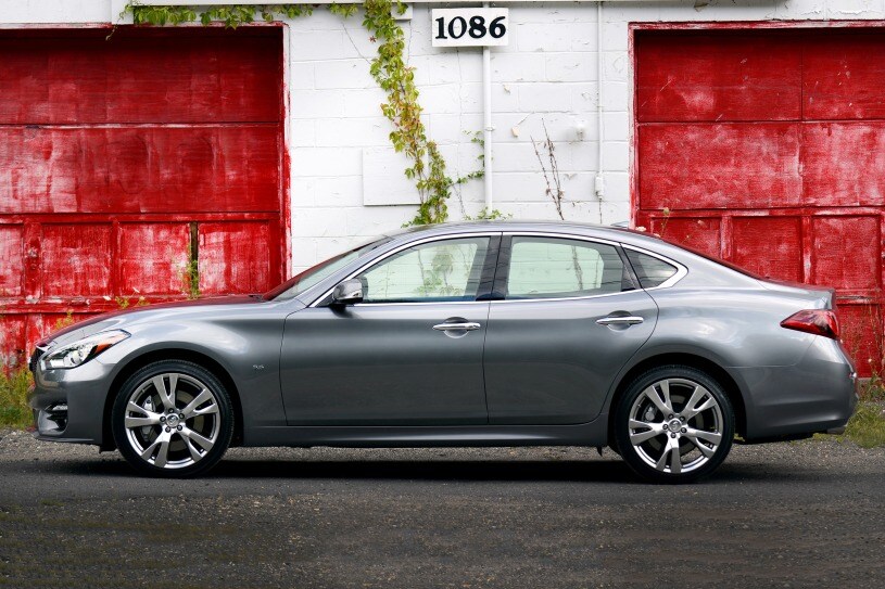2016 INFINITI Q70 Pictures - 137 Photos | Edmunds