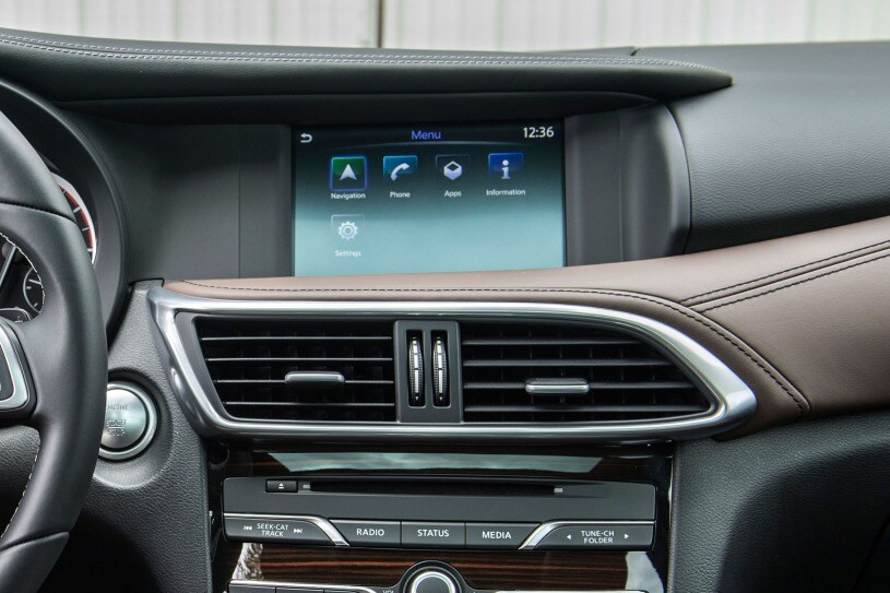 2017 INFINITI QX30 Interior Pictures