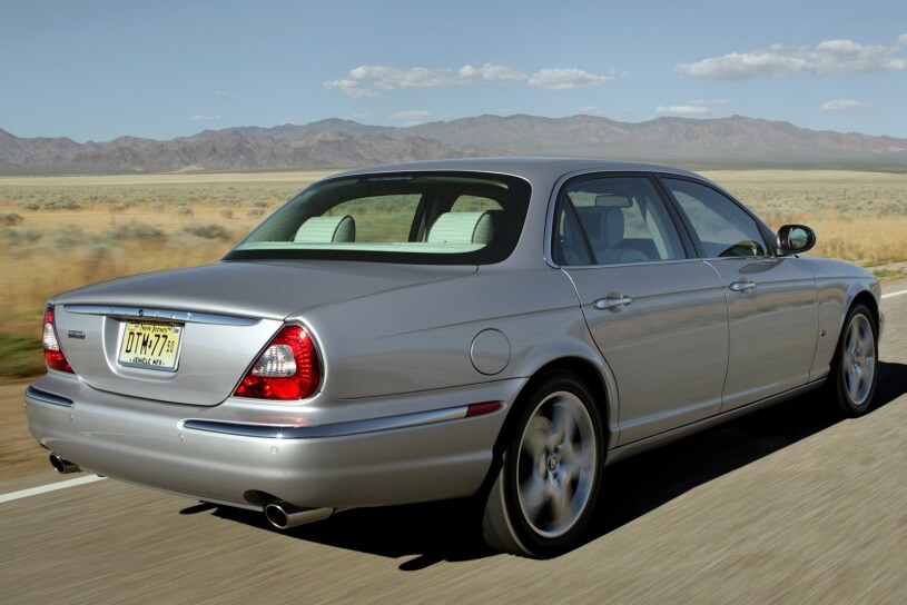 2007 Jaguar XJ-Series Pictures - 117 Photos | Edmunds