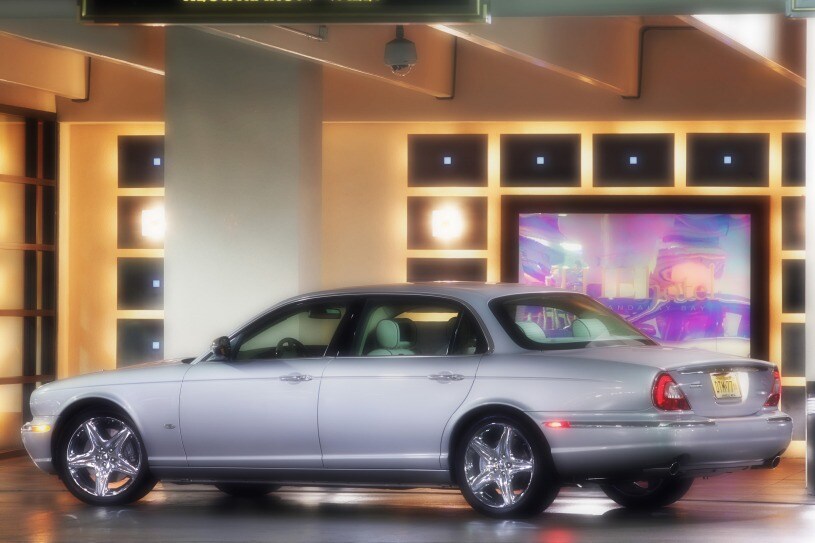2007 Jaguar XJ-Series Pictures - 117 Photos | Edmunds