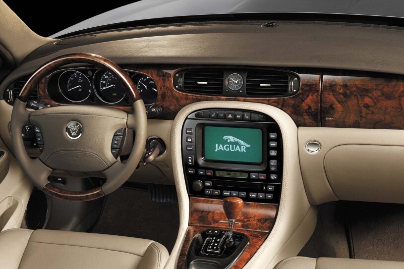 2007 Jaguar XJ-Series Pictures - 117 Photos | Edmunds