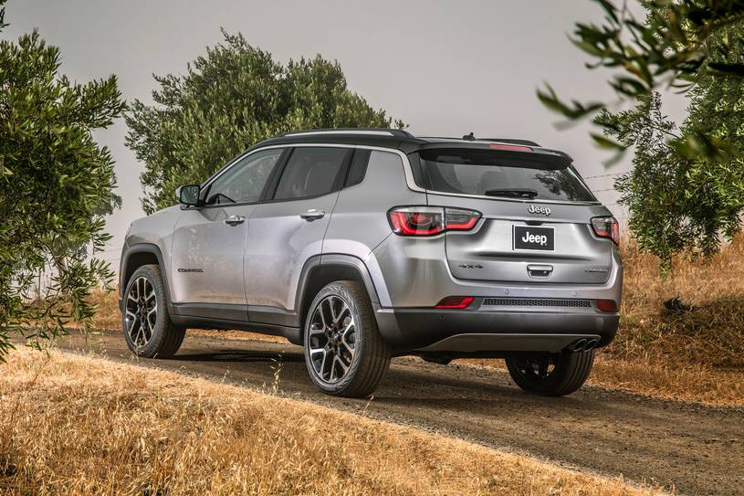 2019 Jeep Compass Pictures - 228 Photos | Edmunds
