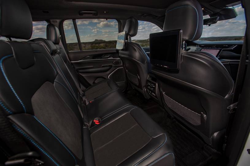 2023 Jeep Grand Cherokee 4xe Interior Pictures