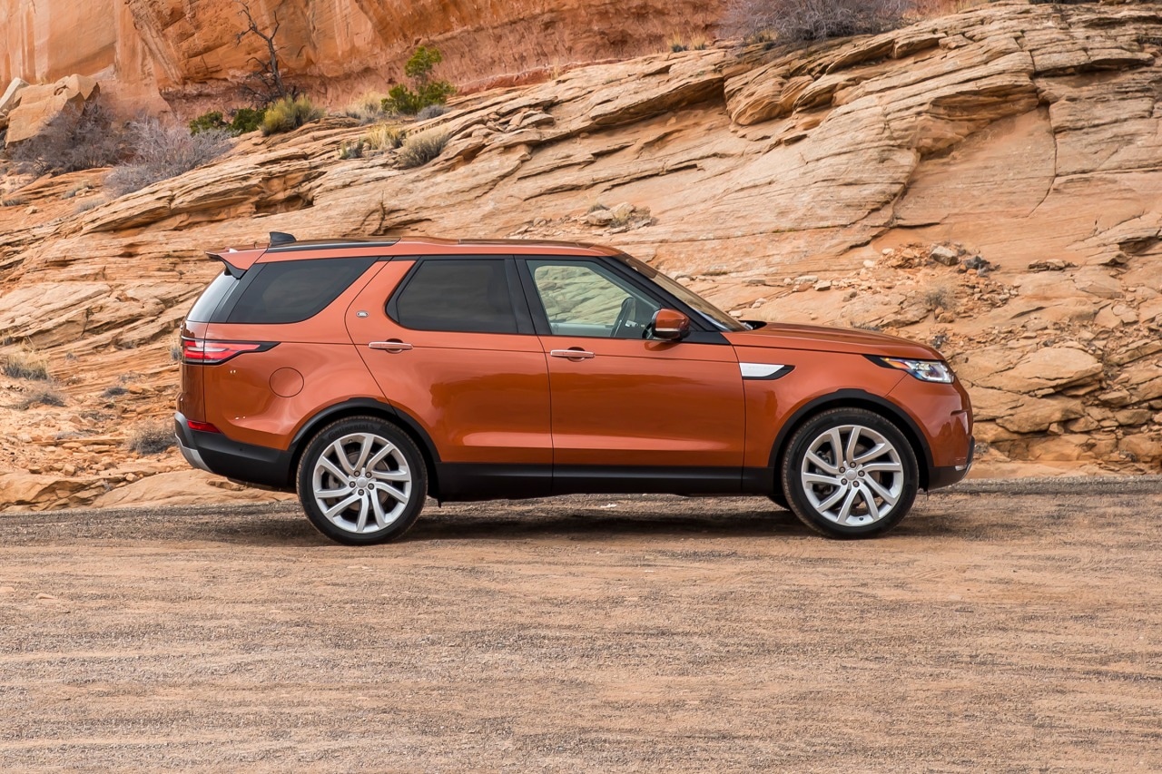 2017 Land Rover Discovery SUV Pricing - For Sale | Edmunds