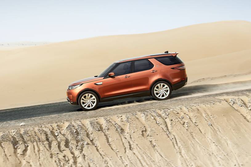 2018 Land Rover Discovery Pictures - 118 Photos | Edmunds