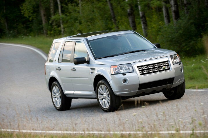 The Land Rover LR2 and the Land Rover LR4 Picture Gallery | Edmunds