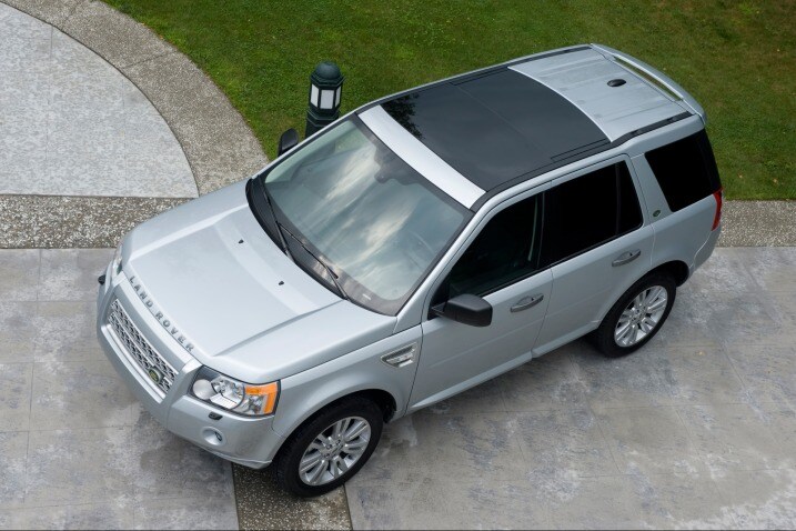 The Land Rover LR2 and the Land Rover LR4 Picture Gallery | Edmunds