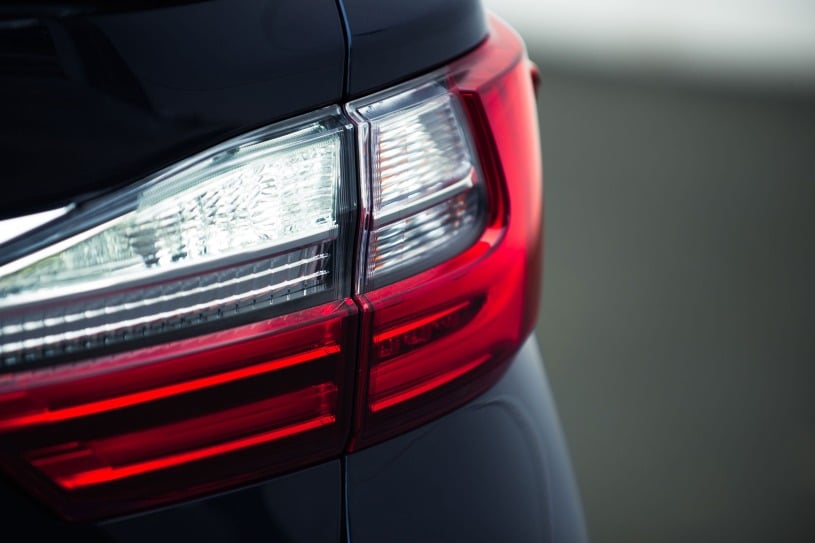 2016 Lexus ES 300h Pictures - 52 Photos | Edmunds