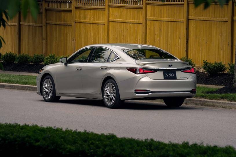 2020 Lexus ES 300h Pictures - 52 Photos | Edmunds