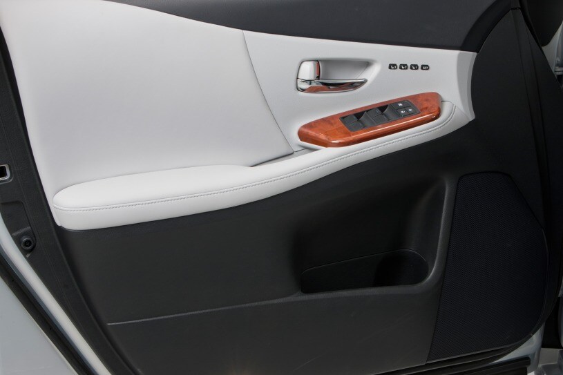 2010 Lexus HS 250h Pictures - 103 Photos | Edmunds
