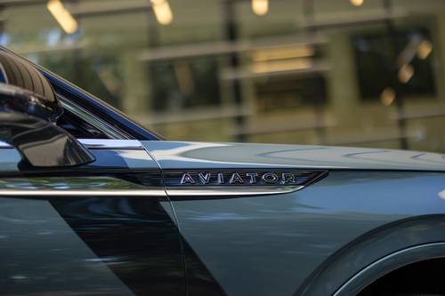 2026 Lincoln Aviator Pictures - 163 Photos | Edmunds