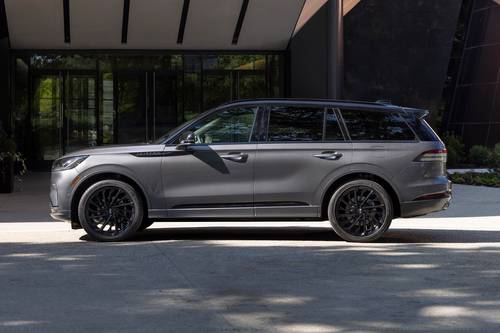 2026 Lincoln Aviator Pictures - 163 Photos | Edmunds