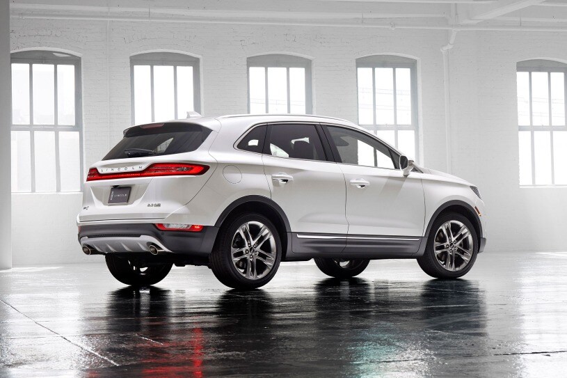 2018 Lincoln MKC Pictures - 121 Photos | Edmunds