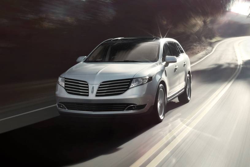 2017 Lincoln MKT Pictures - 21 Photos | Edmunds