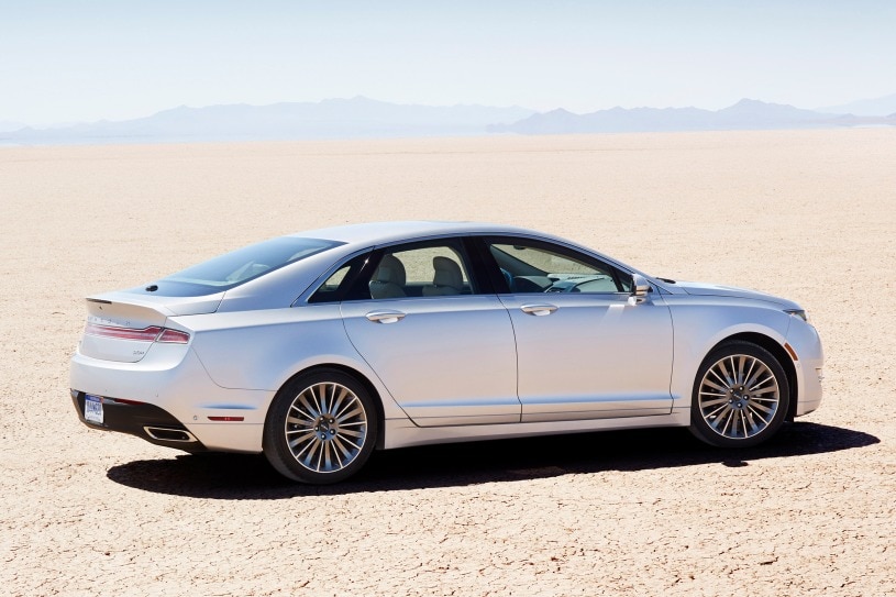 2015 Lincoln MKZ Pictures - 228 Photos | Edmunds