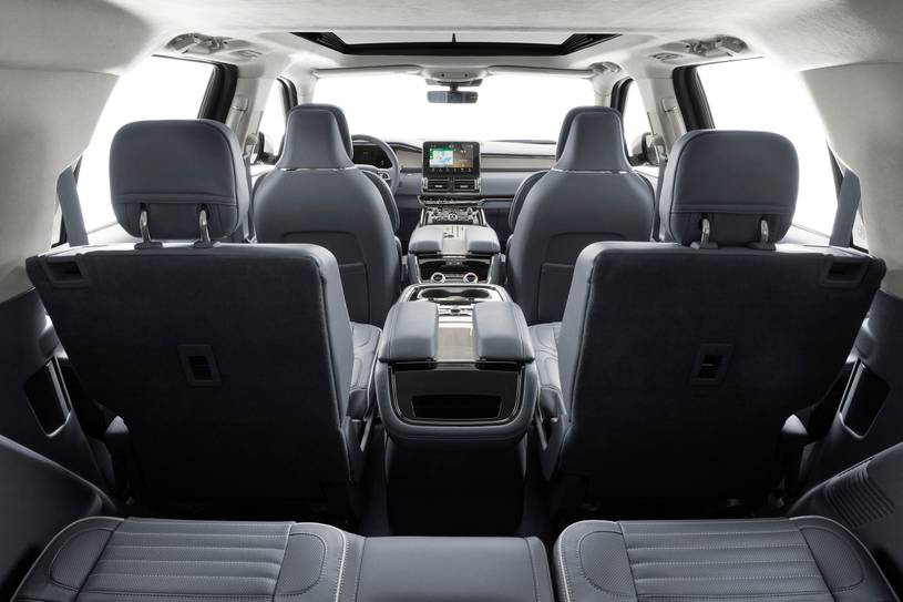 2020 Lincoln Navigator Pictures - 145 Photos | Edmunds