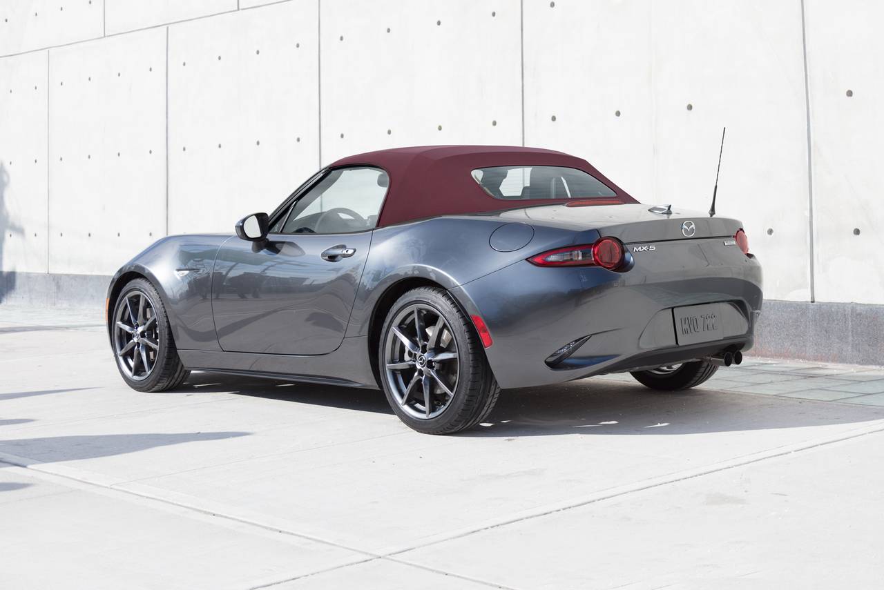 2018 Mazda MX-5 Miata Convertible Pricing - For Sale | Edmunds