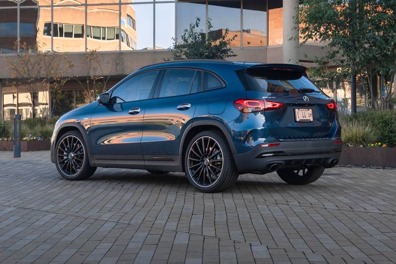 2022 Mercedes-Benz GLA-Class Pictures - 149 Photos | Edmunds