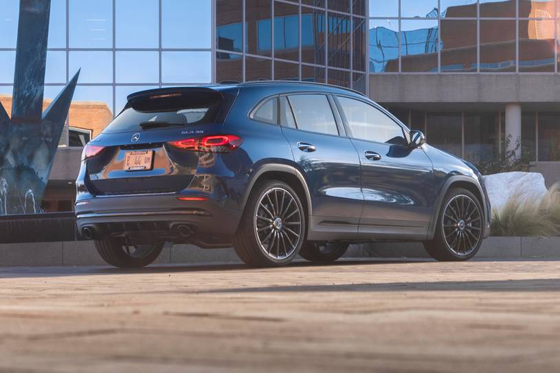 2022 Mercedes-Benz GLA-Class Pictures - 149 Photos | Edmunds