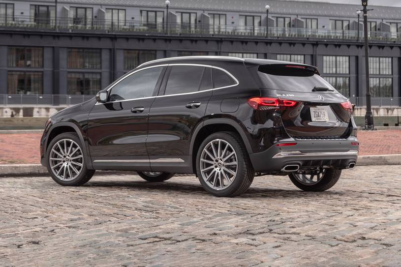 2022 Mercedes-Benz GLA-Class Pictures - 149 Photos | Edmunds
