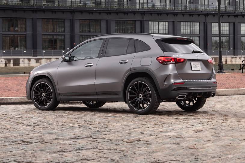 2022 Mercedes-Benz GLA-Class Pictures - 149 Photos | Edmunds