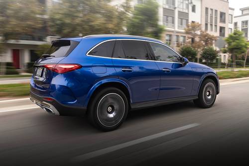 2025 Mercedes-Benz GLC-Class Pictures - 351 Photos | Edmunds