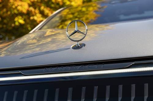 2025 Mercedes-Benz Maybach EQS SUV Pictures - 42 Photos | Edmunds