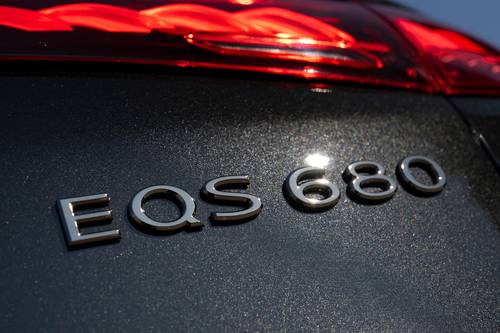 2025 Mercedes-Benz Maybach EQS SUV Pictures - 42 Photos | Edmunds