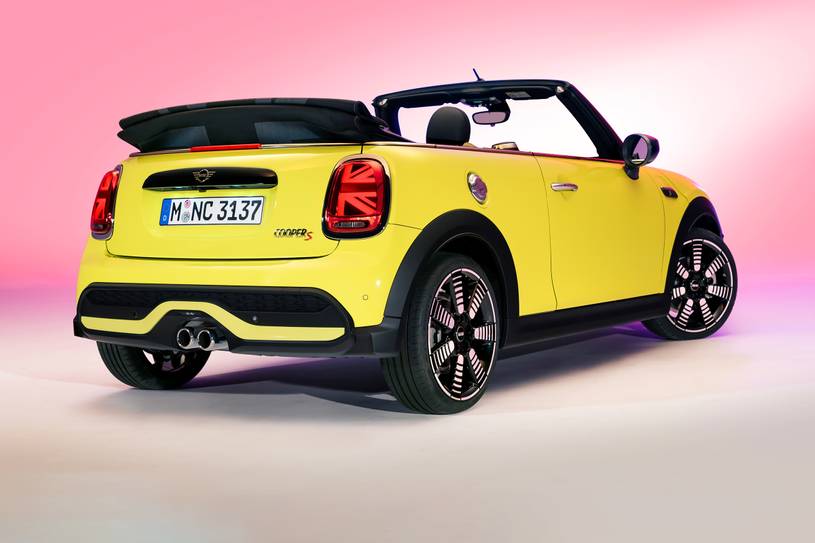 2022 MINI Convertible Pictures - 77 Photos | Edmunds