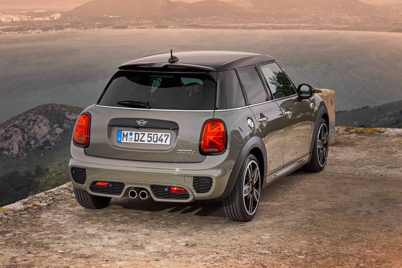 2021 MINI Hardtop 4 Door Pictures - 59 Photos | Edmunds