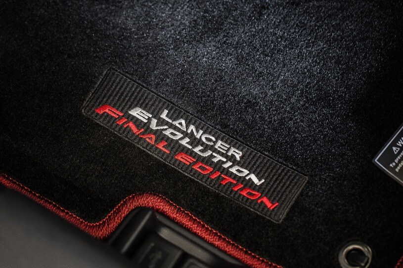 2015 Mitsubishi Lancer Evolution Pictures - 140 Photos | Edmunds