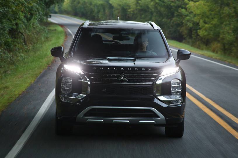 2023 Mitsubishi Outlander PHEV Pictures - 71 Photos | Edmunds