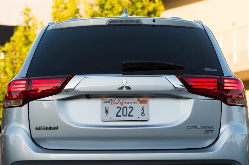 2018 Mitsubishi Outlander Pictures - 96 Photos | Edmunds