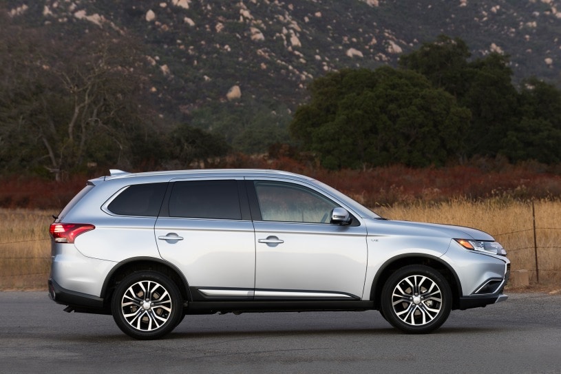 2018 Mitsubishi Outlander Pictures - 96 Photos | Edmunds