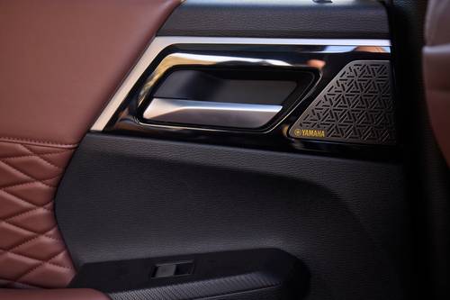 2026 Mitsubishi Outlander Pictures - 71 Photos | Edmunds