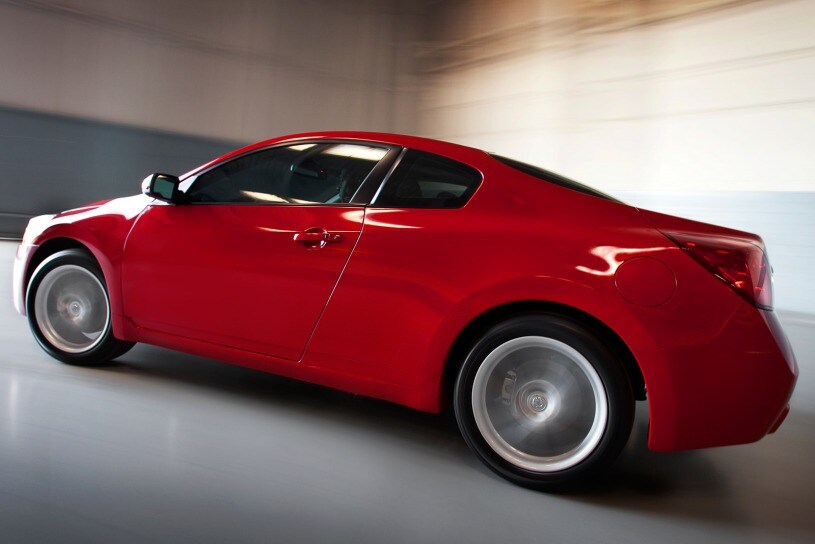 2010 Nissan Altima Pictures - 237 Photos | Edmunds