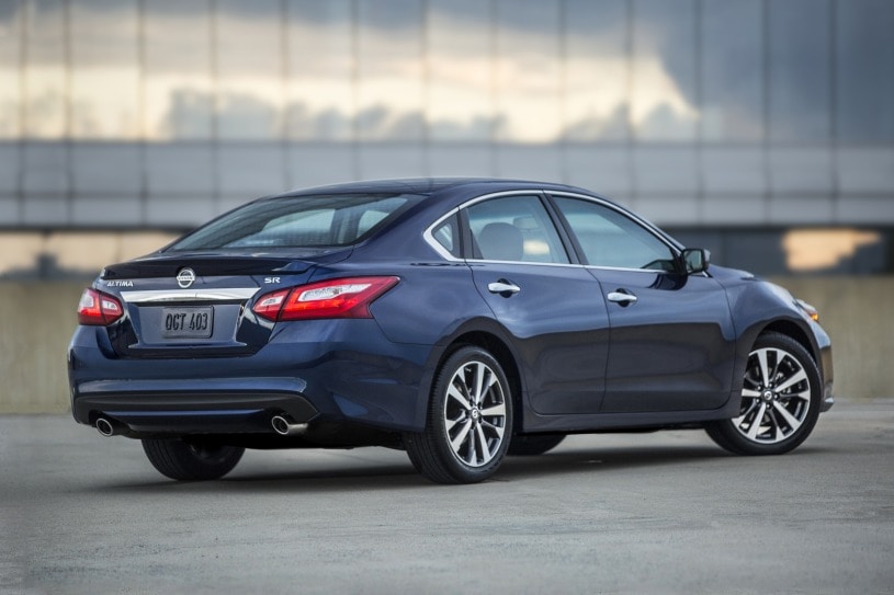 2017 Nissan Altima Pictures - 111 Photos | Edmunds
