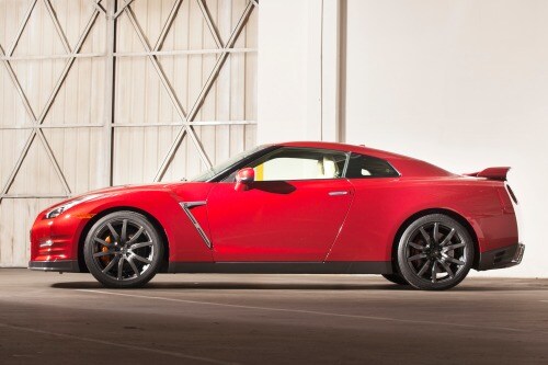2016 Nissan GT-R Pictures - 138 Photos | Edmunds