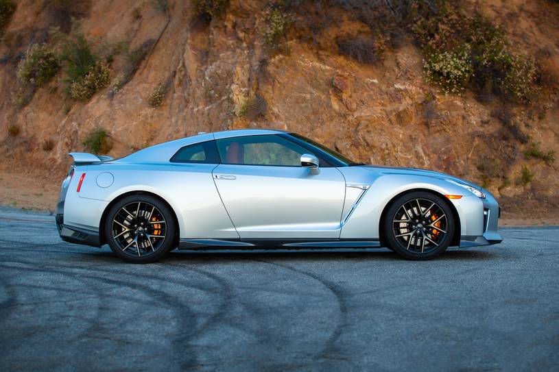 2019 Nissan GT-R Pictures - 95 Photos | Edmunds