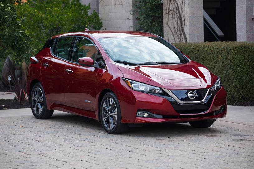 2018 Nissan LEAF Pictures - 95 Photos | Edmunds