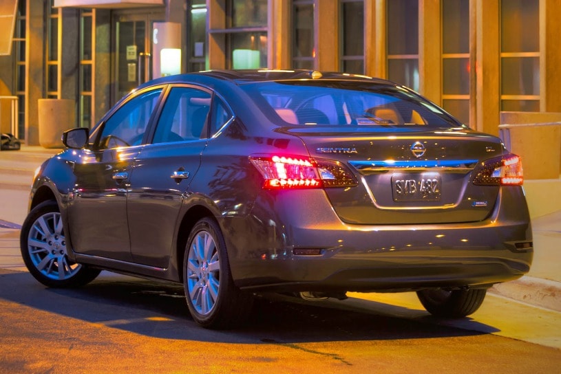 2015 Nissan Sentra Pictures - 23 Photos | Edmunds