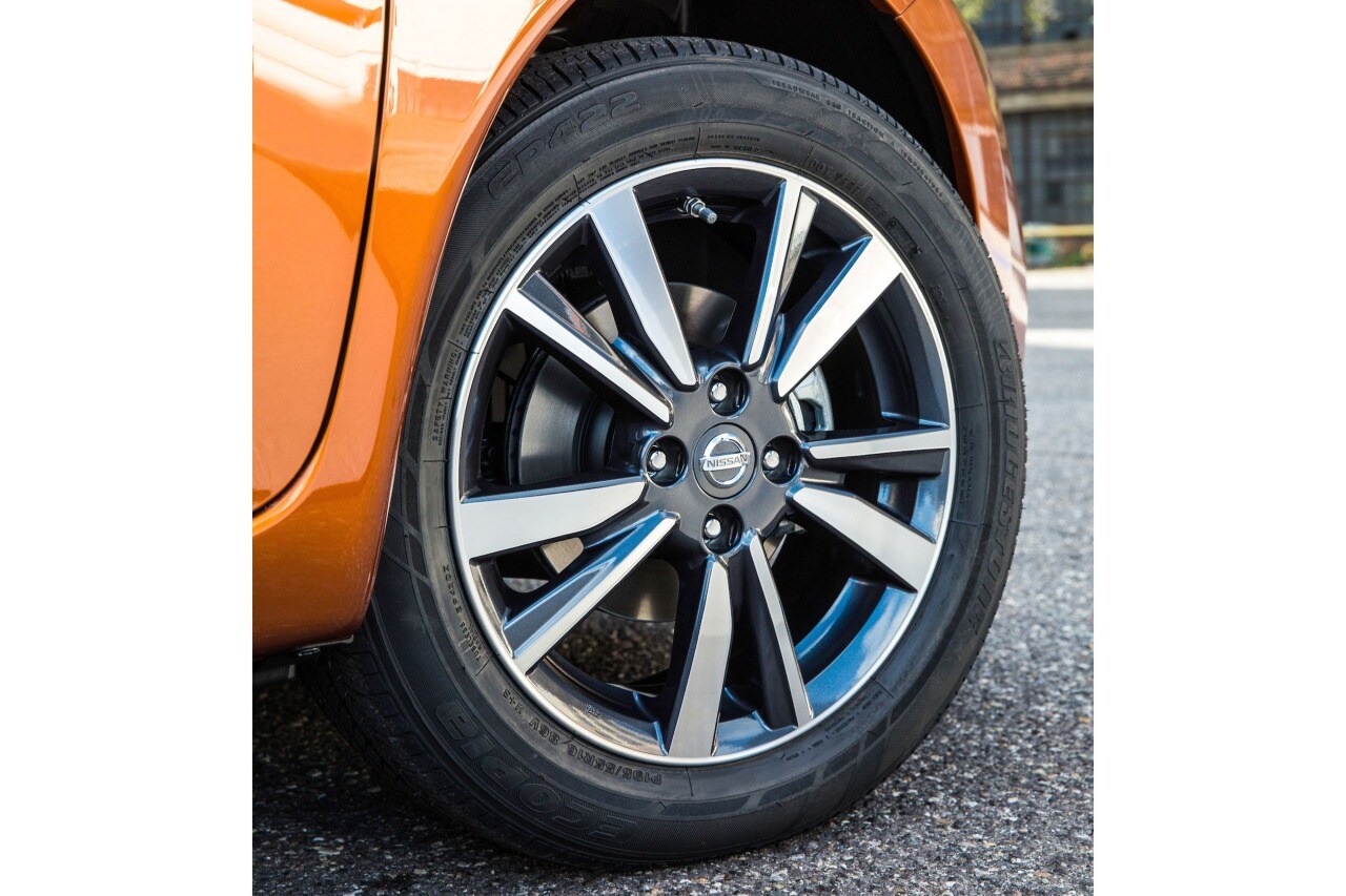 2017 Nissan Versa Note Hatchback Pricing - For Sale | Edmunds