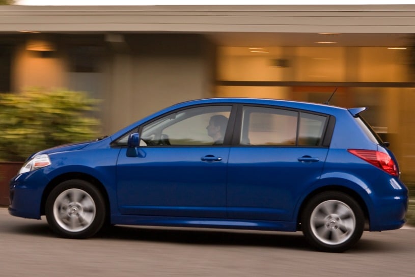 2010 Nissan Versa Pictures - 200 Photos | Edmunds