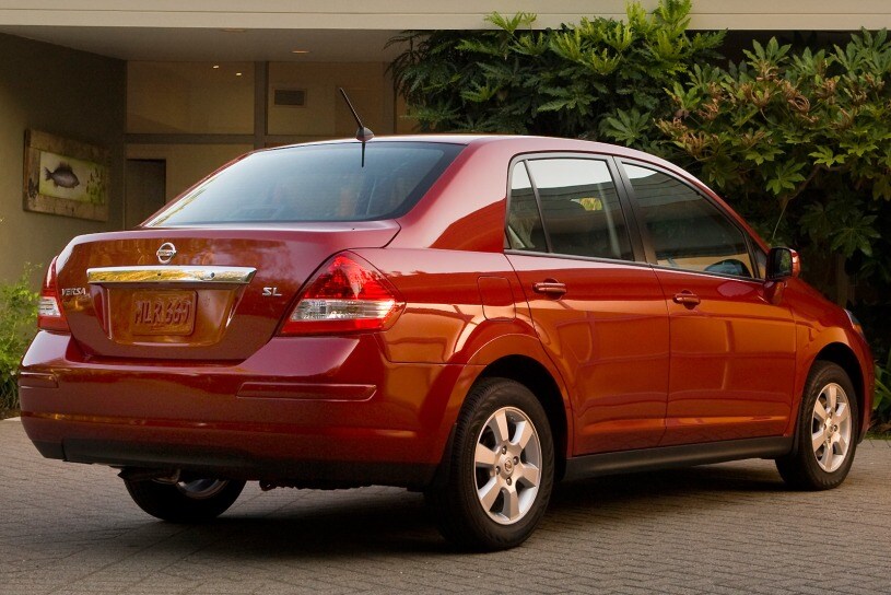 2010 Nissan Versa Pictures - 200 Photos | Edmunds