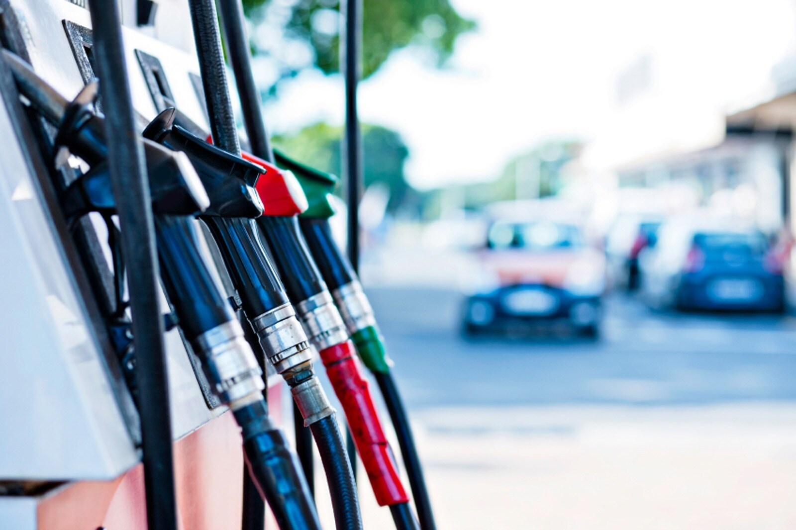 Average Fuel Economy For New Cars Hits Record High 25 8 MPG Edmunds average-fuel-economy-for-new-cars-hits-record-high-25-8-mpg-edmunds