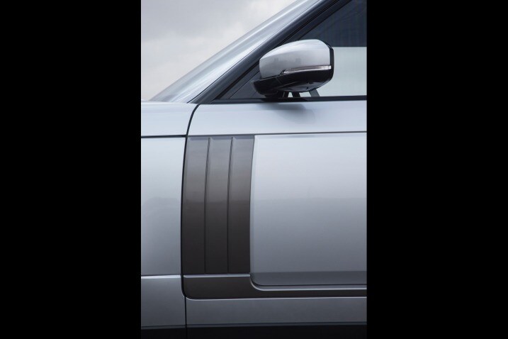 2013 Land Rover Range Rover in Morocco Picture Gallery | Edmunds