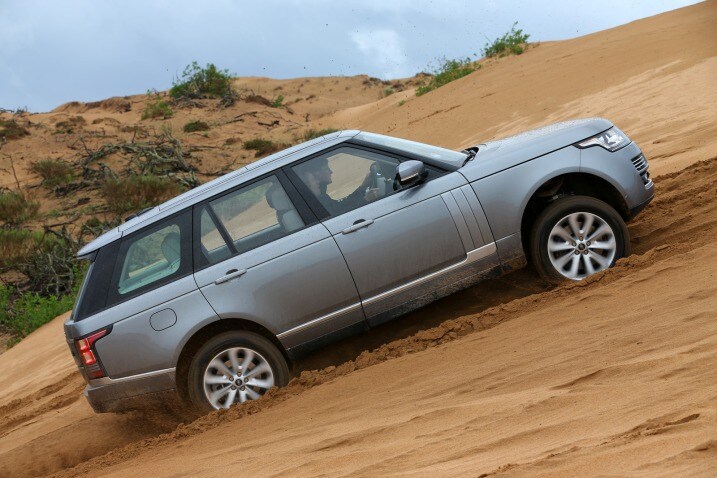 2013 Land Rover Range Rover in Morocco Picture Gallery | Edmunds