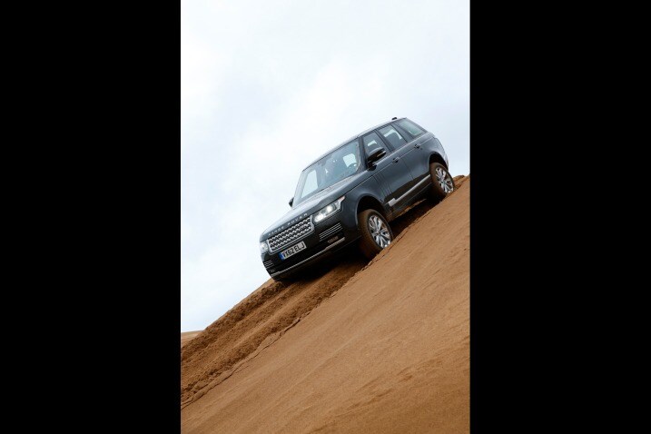 2013 Land Rover Range Rover in Morocco Picture Gallery | Edmunds