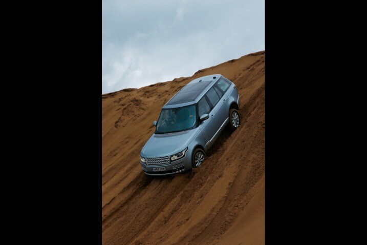 2013 Land Rover Range Rover in Morocco Picture Gallery | Edmunds